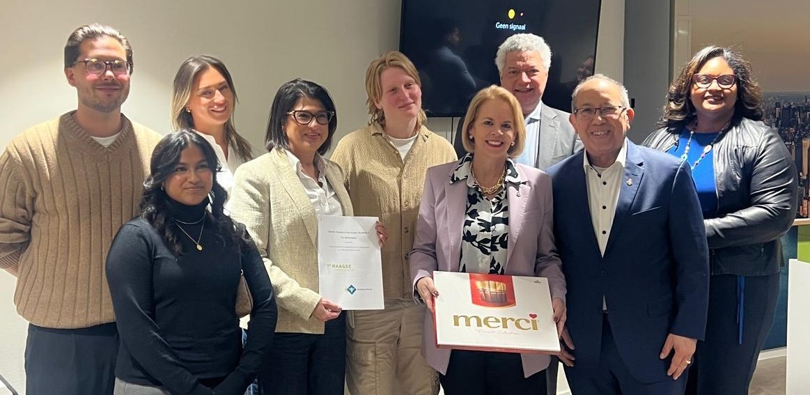 Presentatie van twee “beleidsadviezen” aan het Kabinet van Aruba ...